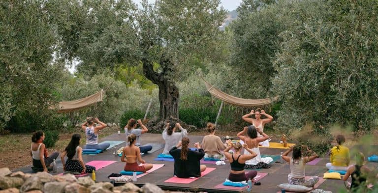 How To Organize A Yoga Retreat: Step-by-Step Guide
